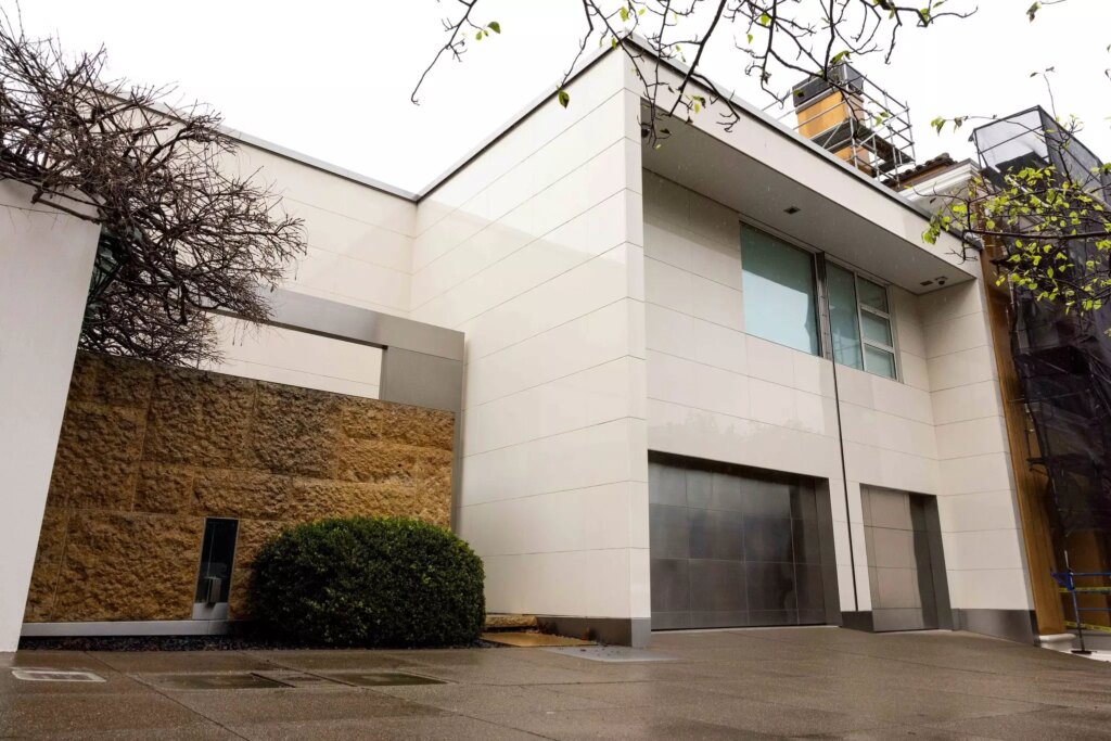 Larry Ellison Vende Su Mansión en Billionaire’s Row por 45 Millones de ...